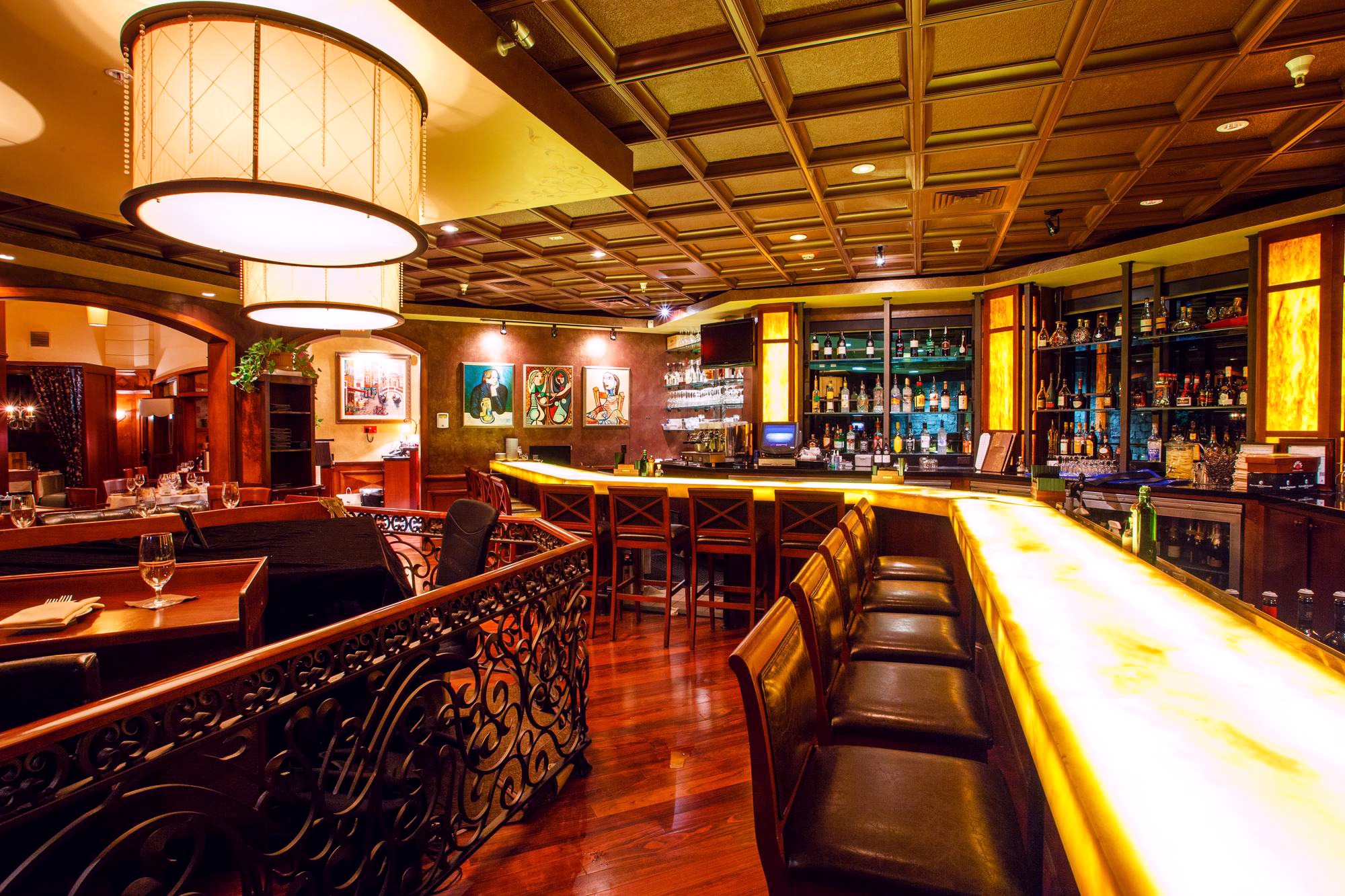 Happy Hour / Lounge | Angelina's Ristorante